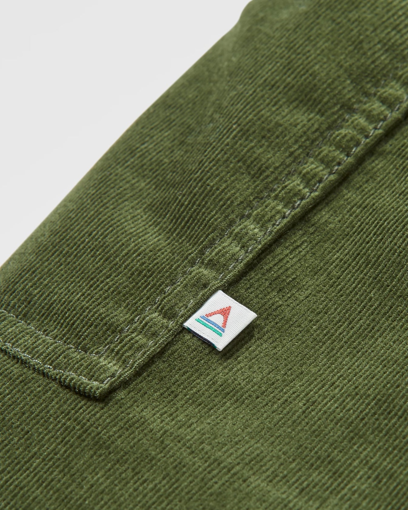 Someday Verkürzte Bio-Baumwoll Cord Hose Tannengrün – Passenger