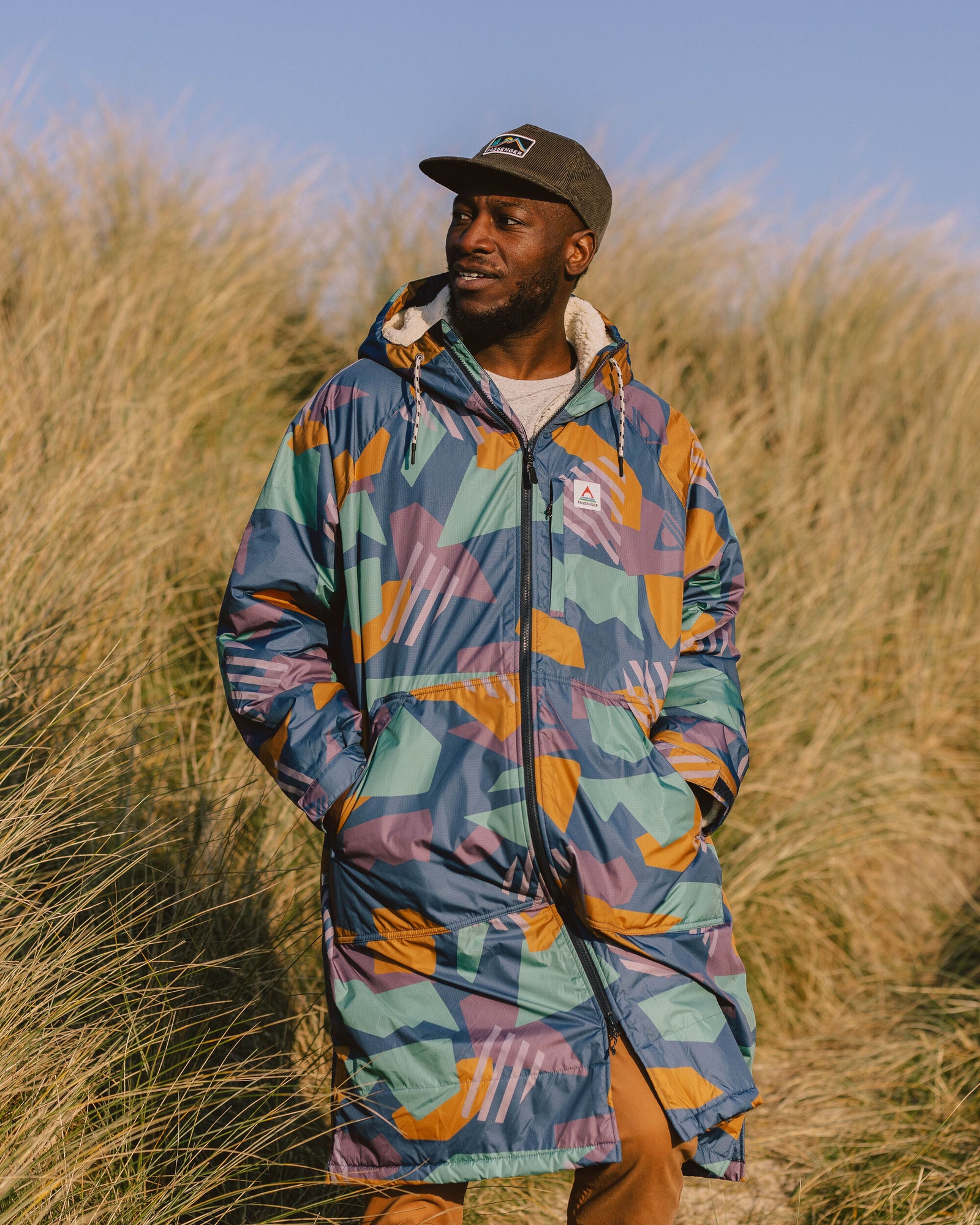 Waves Sherpa Gefütterter Surf-Poncho Tiefblaues Camo Muster – Passenger