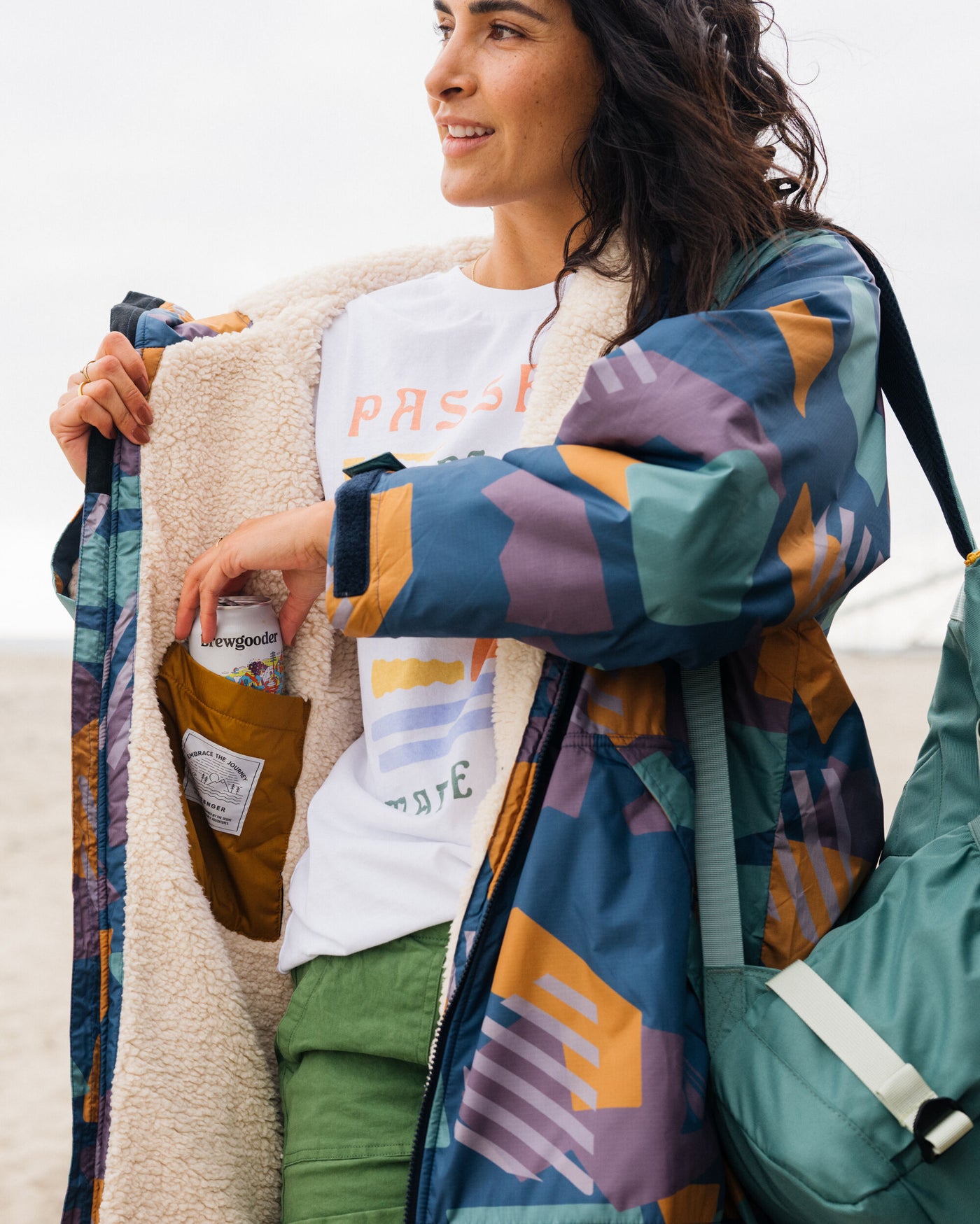 Waves Sherpa Gefütterter Surf-Poncho Tiefblaues Camo Muster – Passenger